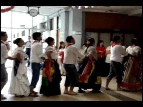 Tambito - El folklor a la Micro - YouTube