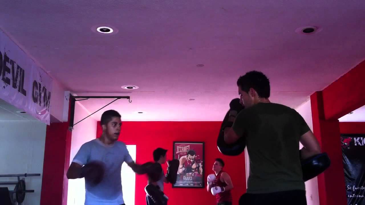 Red devil gym Monterrey chuy - YouTube