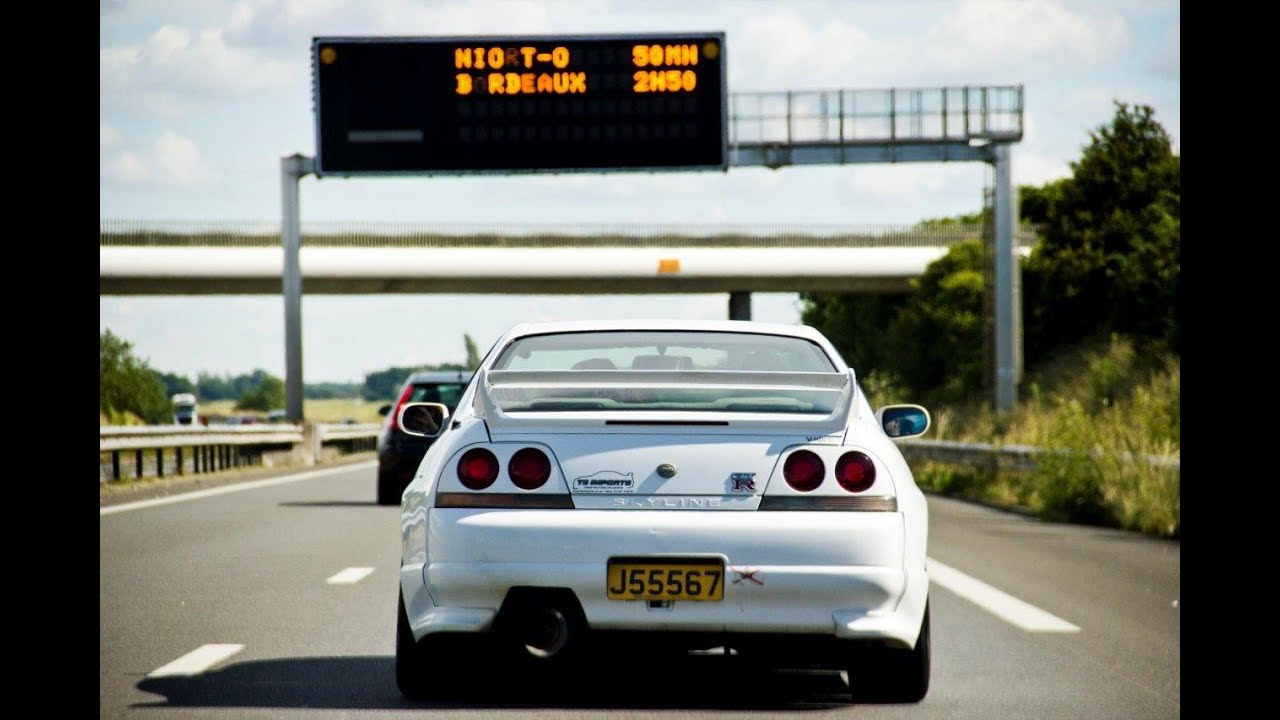 Nissan Skyline R33 GTR 700bhp vs Porsche 996 911 GT2 drag race - YouTube