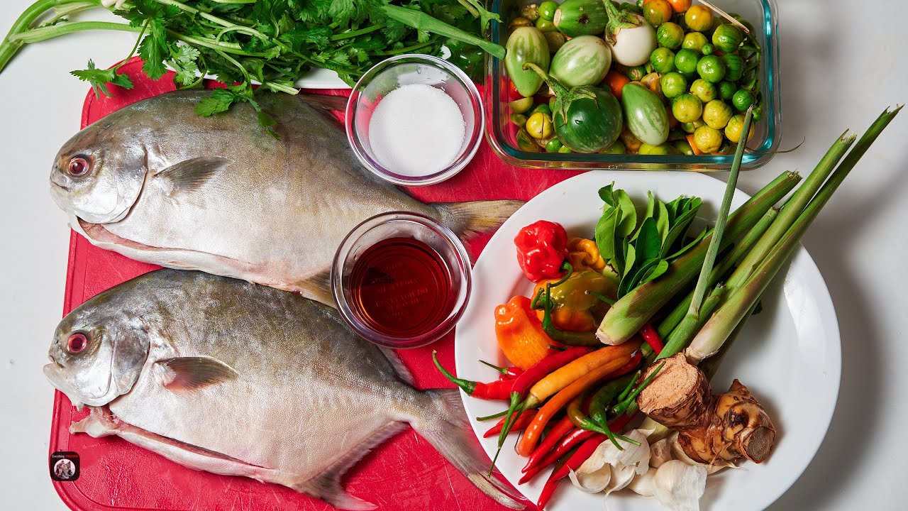 Steam delicious fish in banana leaf | Cub Ntses qab qab noj - YouTube