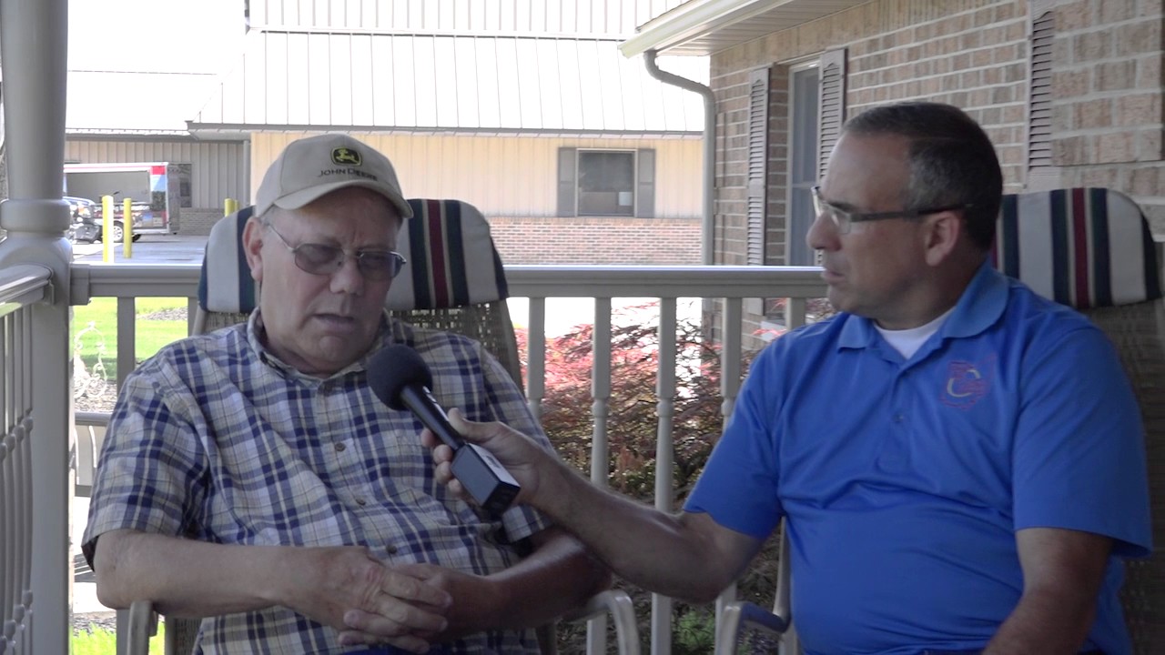 Feeding Farmers Week #3 - Niese Farms - YouTube