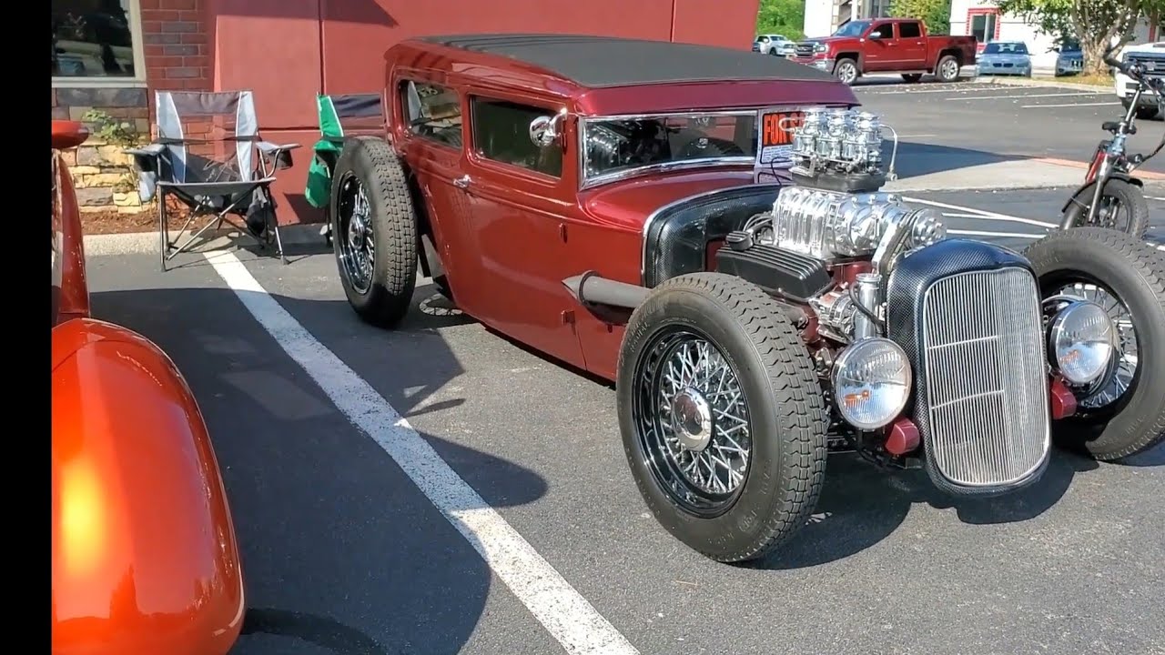 Pigeon Forge Fall Rod Run 2023 Part 1 - YouTube