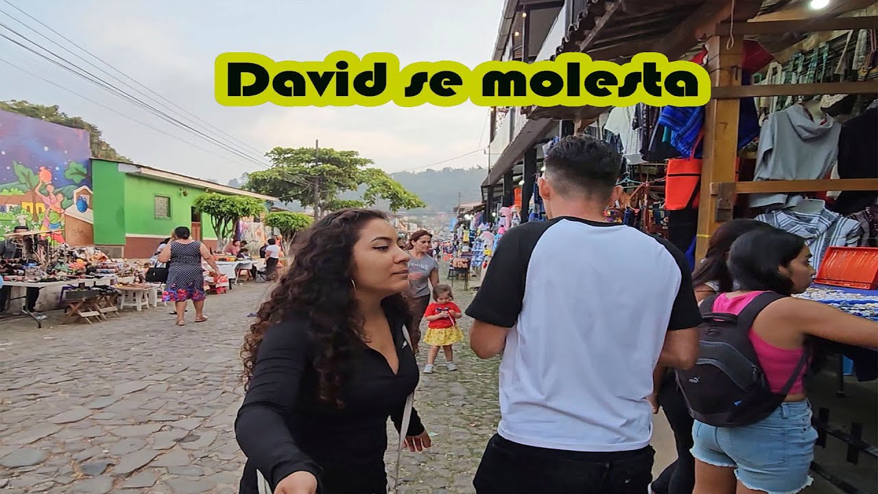 Un muchacho le hace un bonito regalo a nelly y David no puede aguantar ...