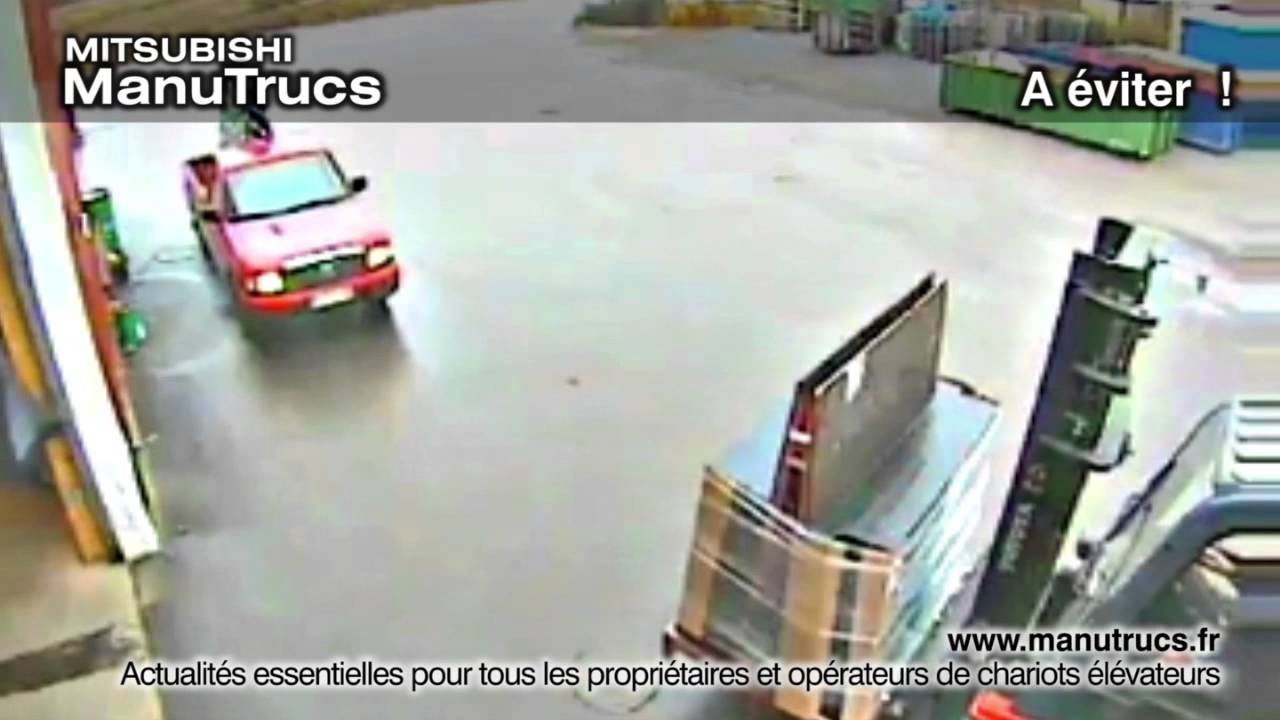 Un accident de chariot dû à une mauvaise visibilité - YouTube