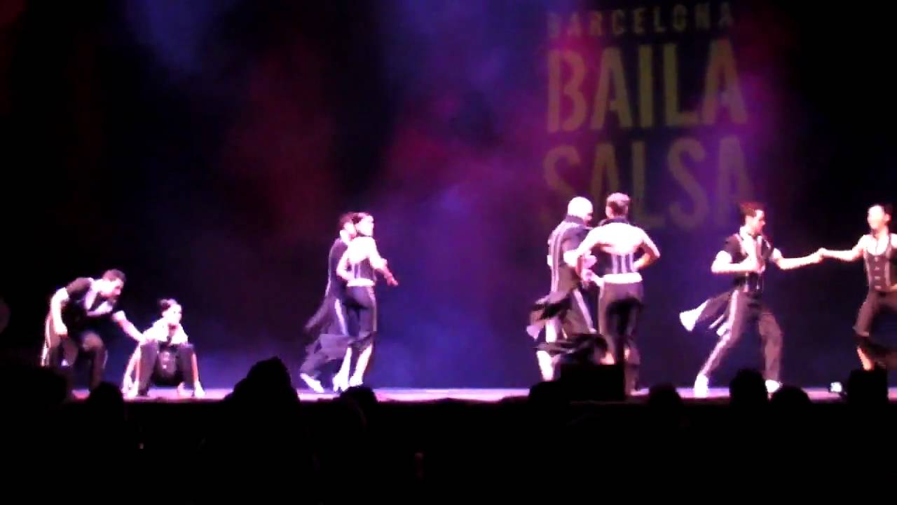 Salsa del Barrio - Barcelona Baila Salsa - YouTube