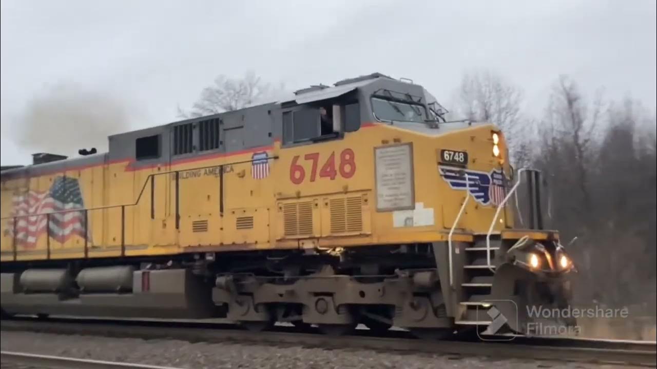 My video of UP 6748 Plaque Unit Leading the MNLAS - YouTube