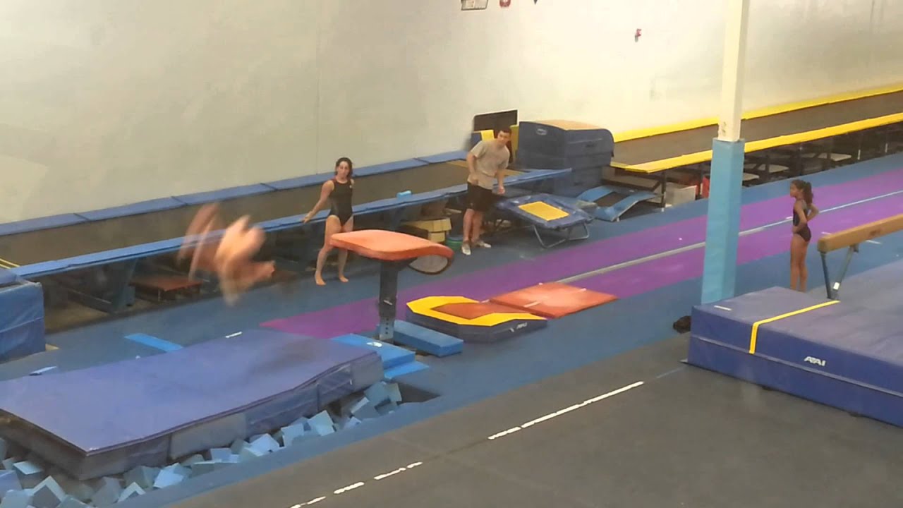 Sarah Liddle - Yurchenko tuck full vault Airborne Gymnastics - YouTube