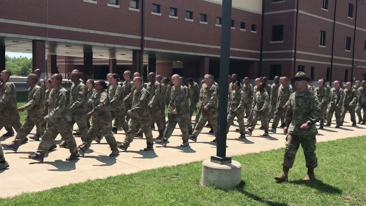 Basic Combat Training (BCT) - Marching to Chow - YouTube