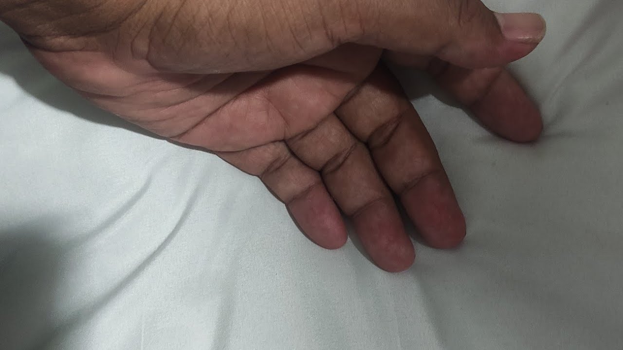 ASMR pillow gently Massaging Hand movement/ Fingering Sleeping asmr ...