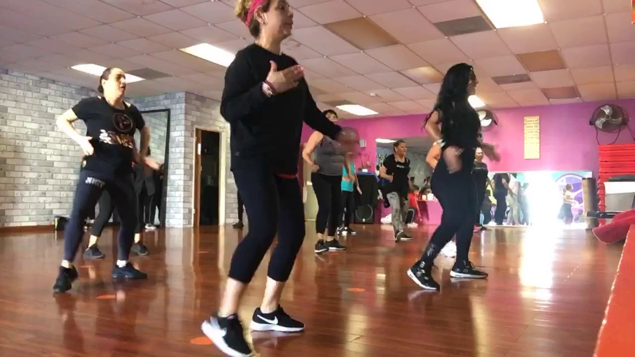 ZUMBA MENÉALO MIGUEL AZCONA - YouTube