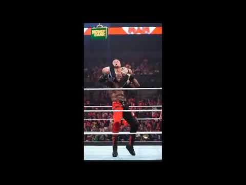 Bobby Lashley back slam to Otis