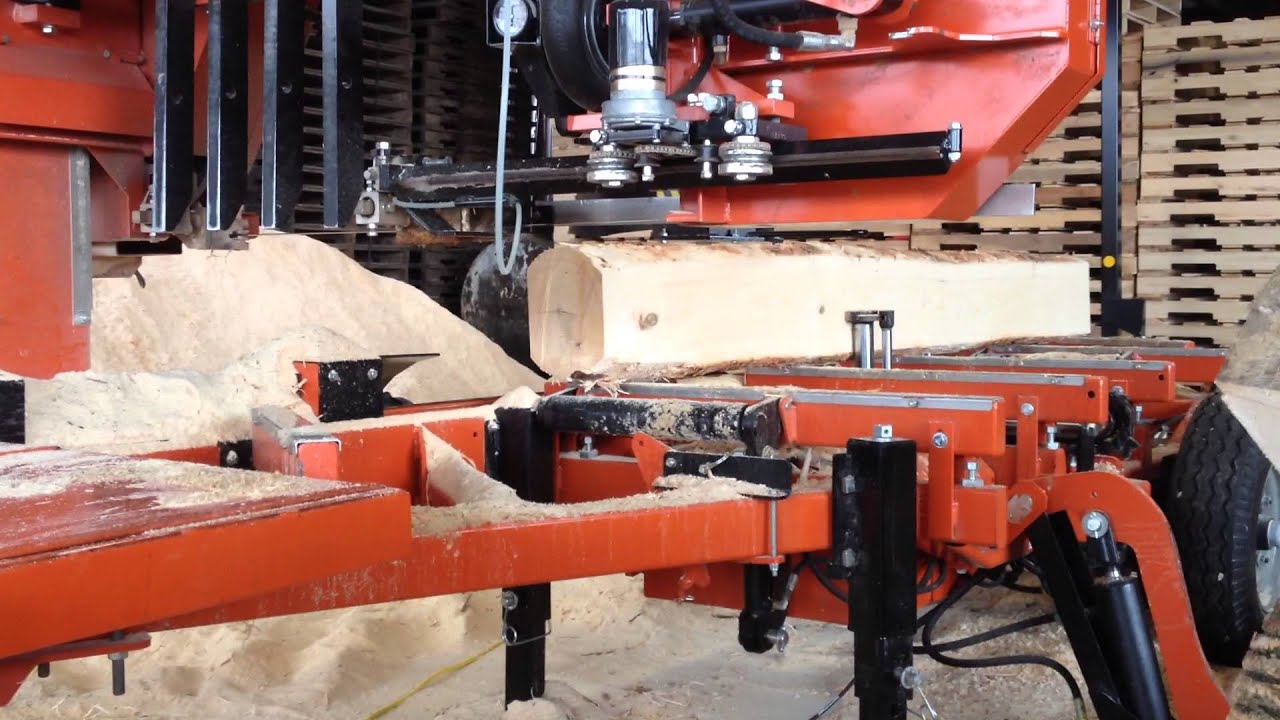 Sawing Ash With Woodmizer LT70 - YouTube