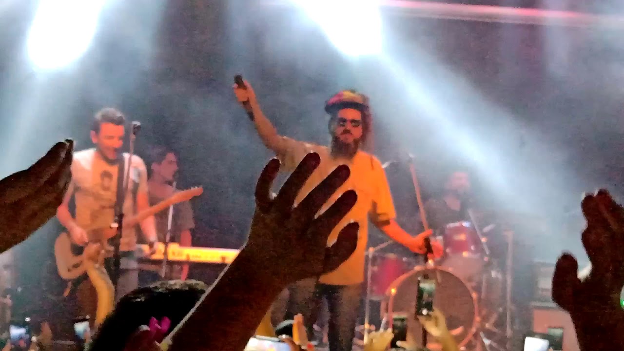 El mejor tributo a Bob Marley Mono Roots - YouTube