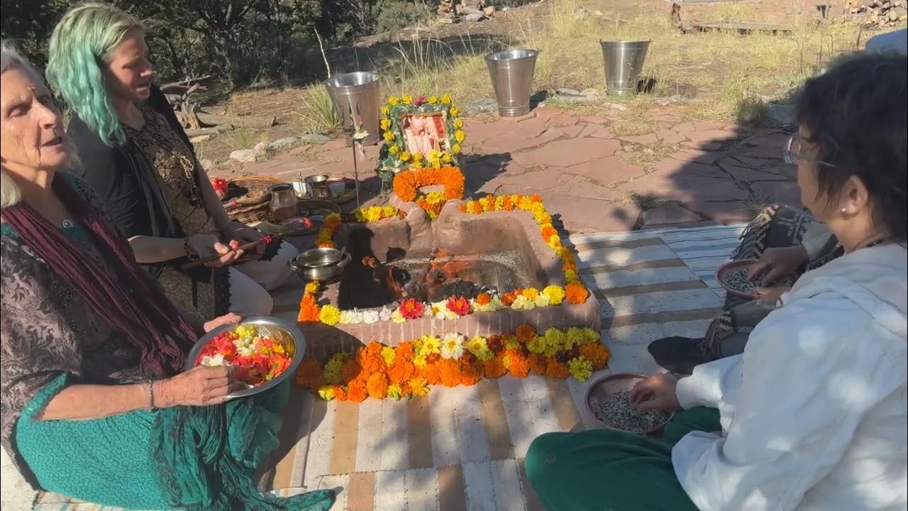Daily Fire Ceremony at the Haidakhandi Universal Ashram - YouTube