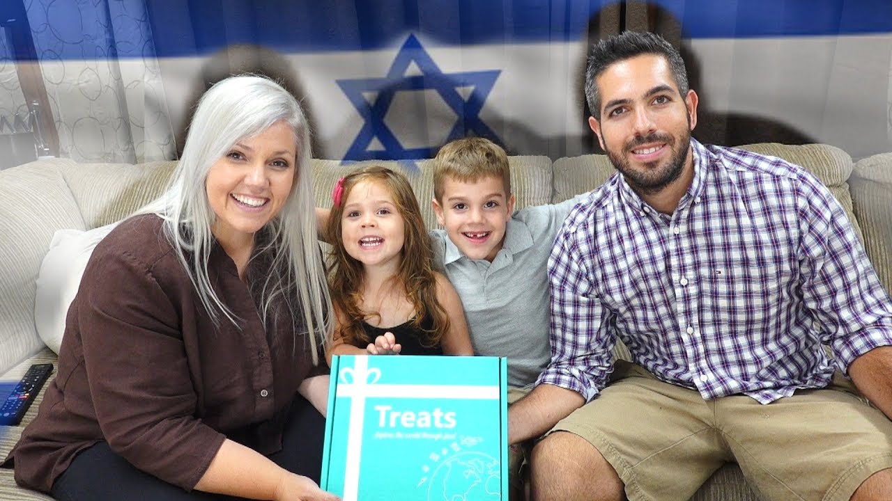 Israeli Americans Try Snack Foods From Israel - YouTube