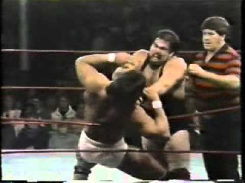 Tom Zenk vs Moondog Maretti (fall 1) - YouTube