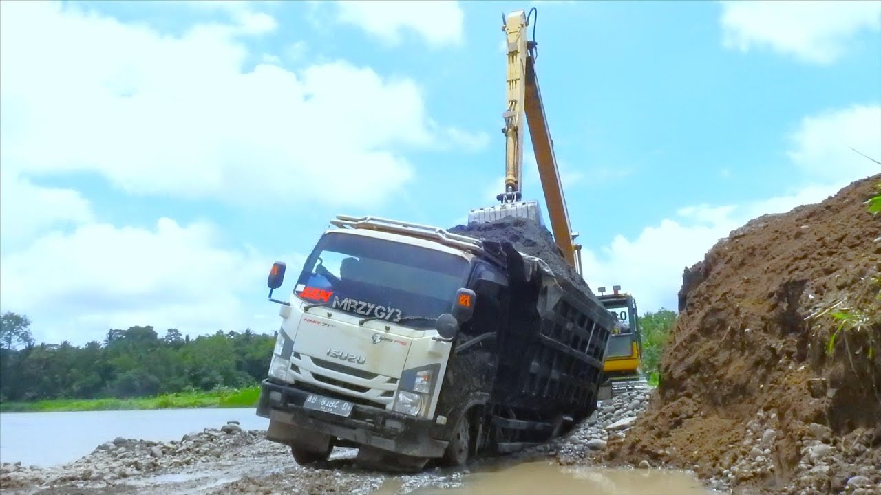 Almost Tip Over ! Long Arm Excavator Overloading Dump Truck. - YouTube