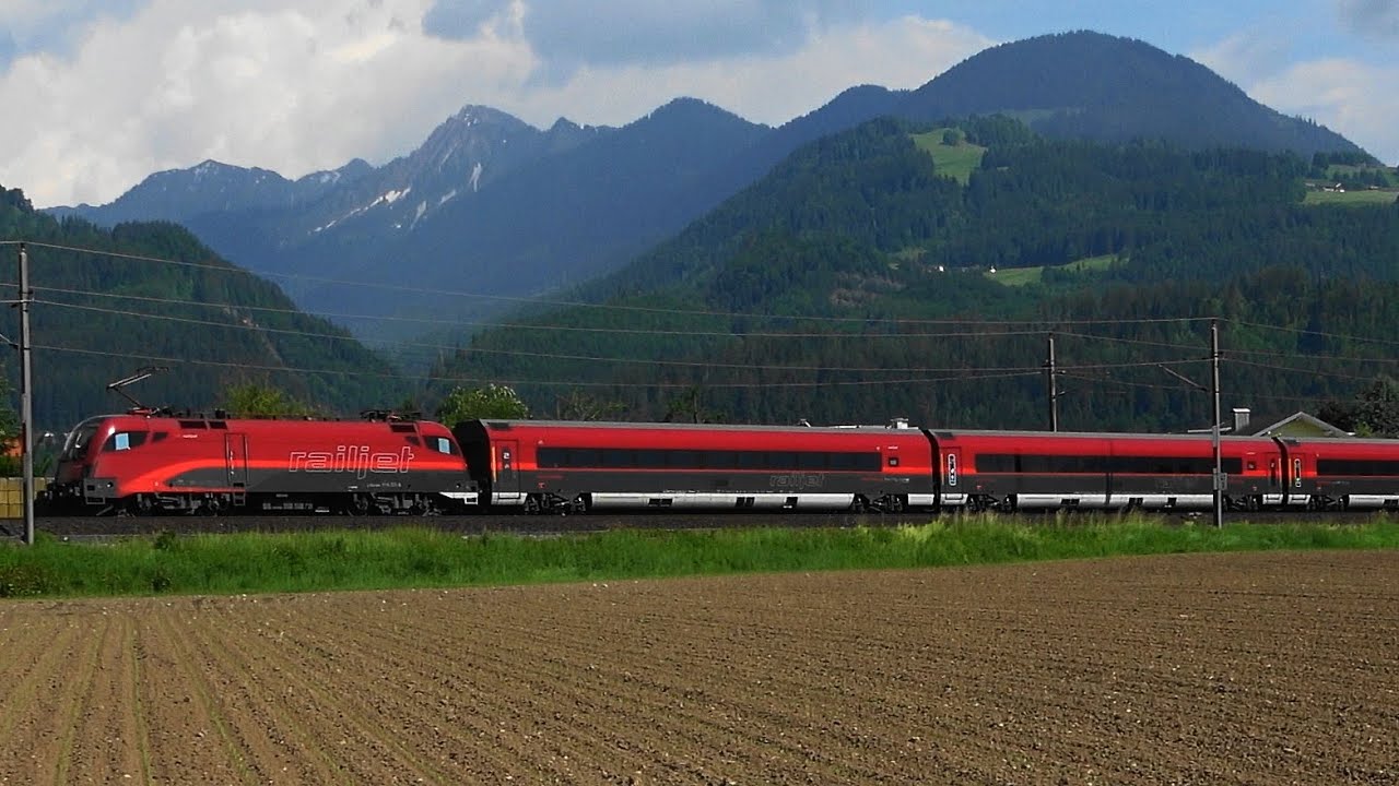 Bunter Bahnverkehr bei Rankweil: ÖBB1144 040 blutorange,DB IC, Railjet ...