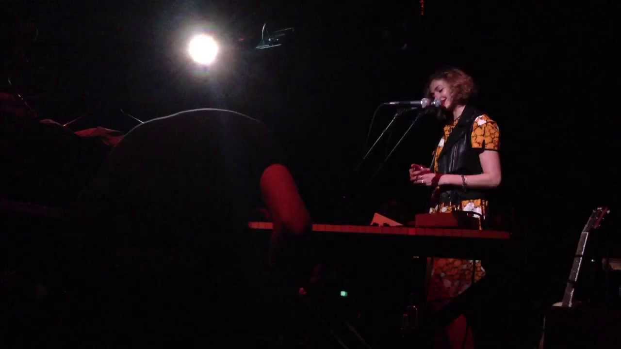 Hannah Cohen / Doveman: Watching You Fall (2013-06-07) - YouTube