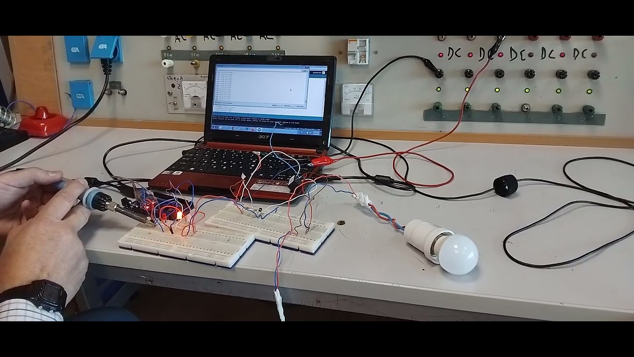 Arduino Heat sensor with 3 led,buzzer and 220v AC lamp. - YouTube