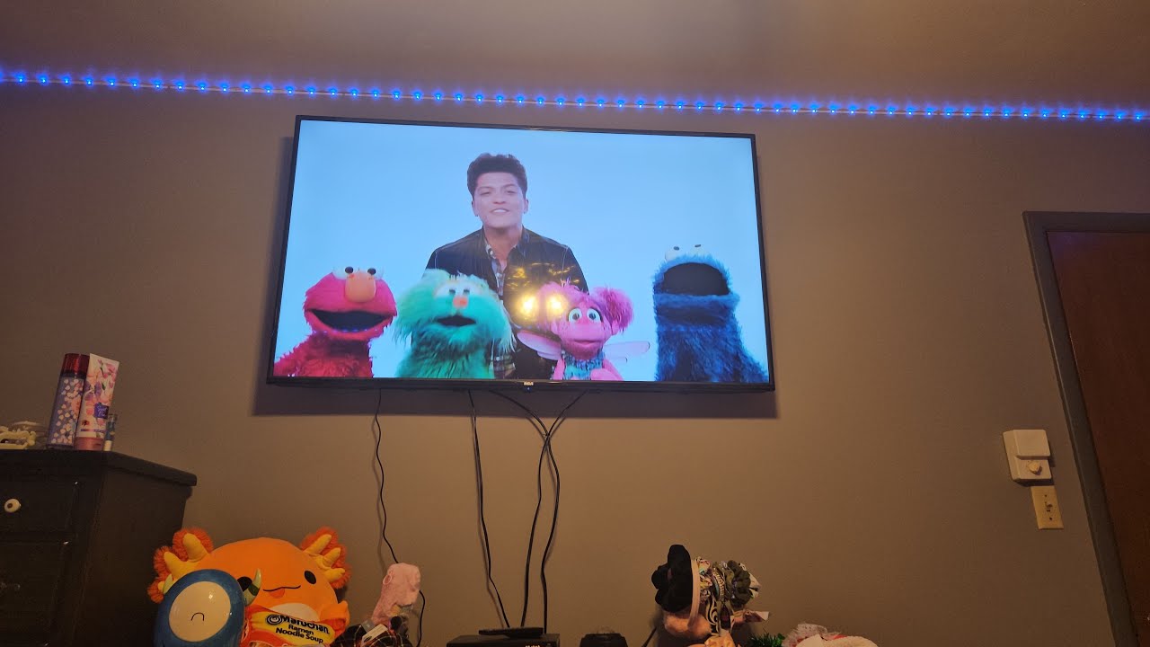 Don’t give up song from Bruno Mars Elmo can do it edition - YouTube