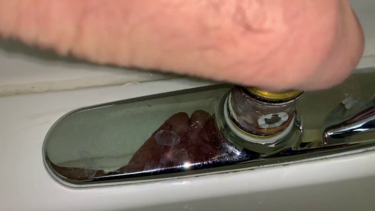 Single handle faucet repair - YouTube