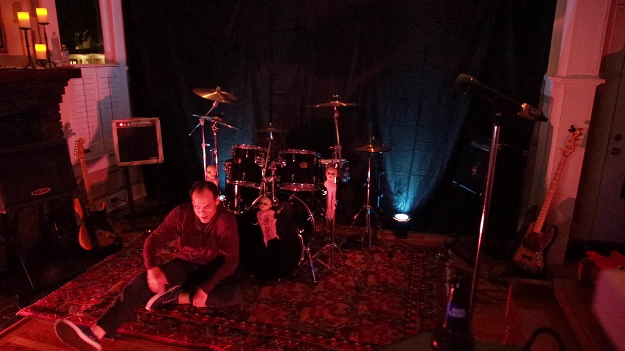 Pre-show interview with guitar virtuoso Dave Voykin. - YouTube