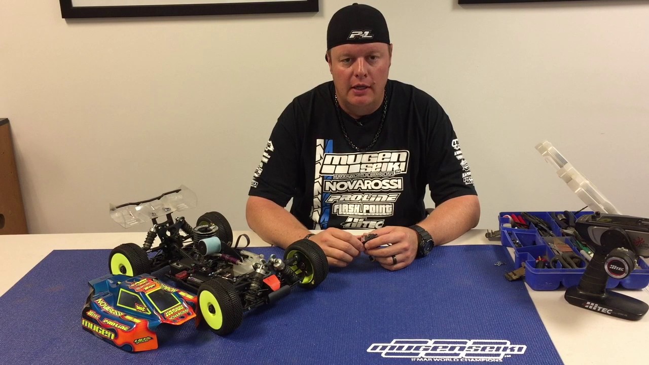 Adam Drake from Mugen Seiki Racing talks about Hitec servos. - YouTube