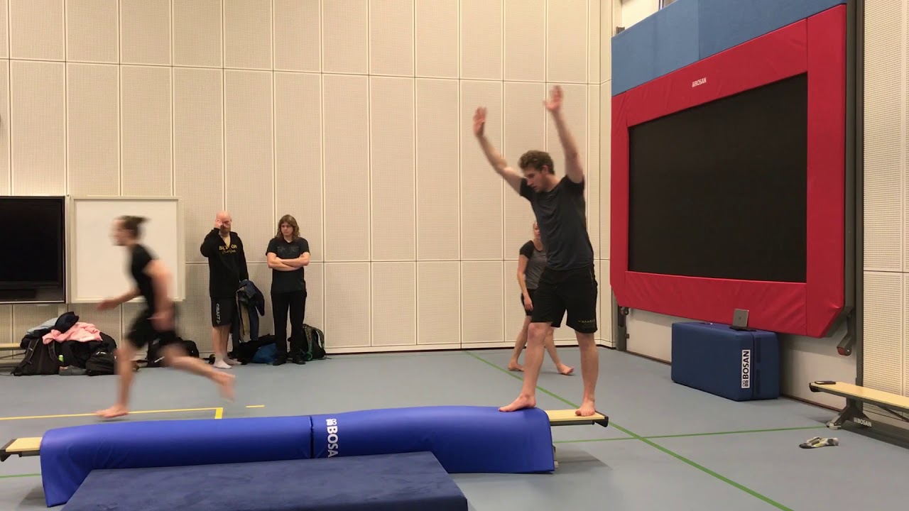 radslag op bank zijaanzicht eindsituatie - YouTube