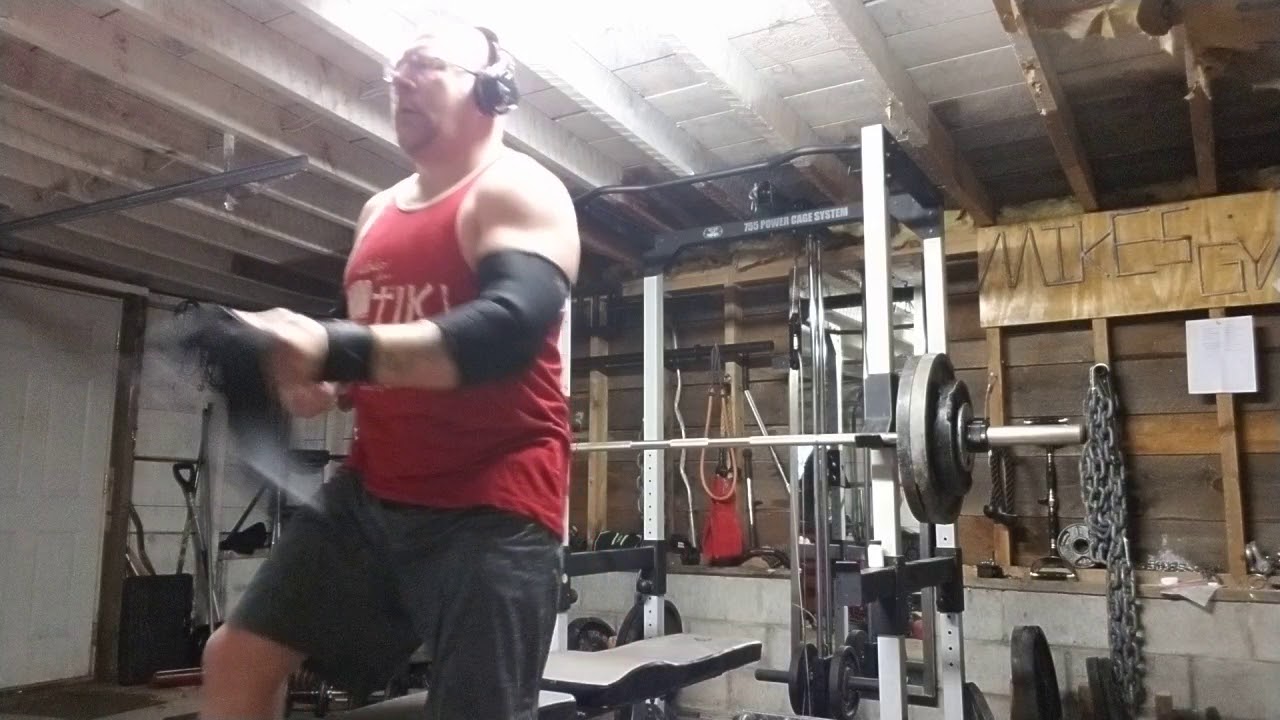 Monday flat bench workout..all sets - YouTube