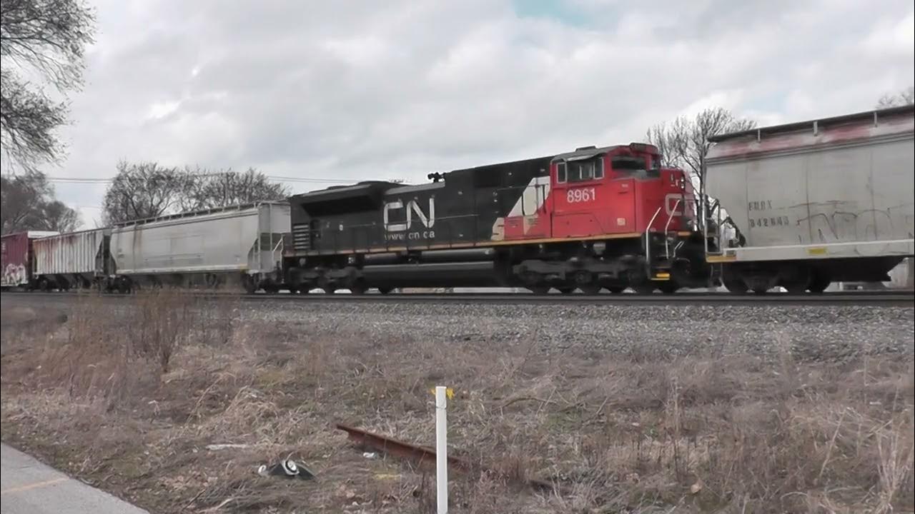 CN M340 - YouTube