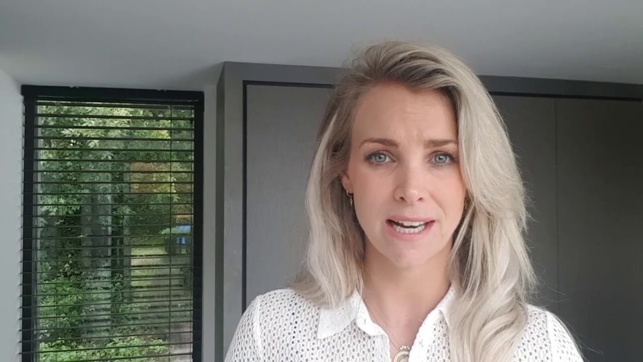 Charlotte Labee over stress op de werkvloer - YouTube