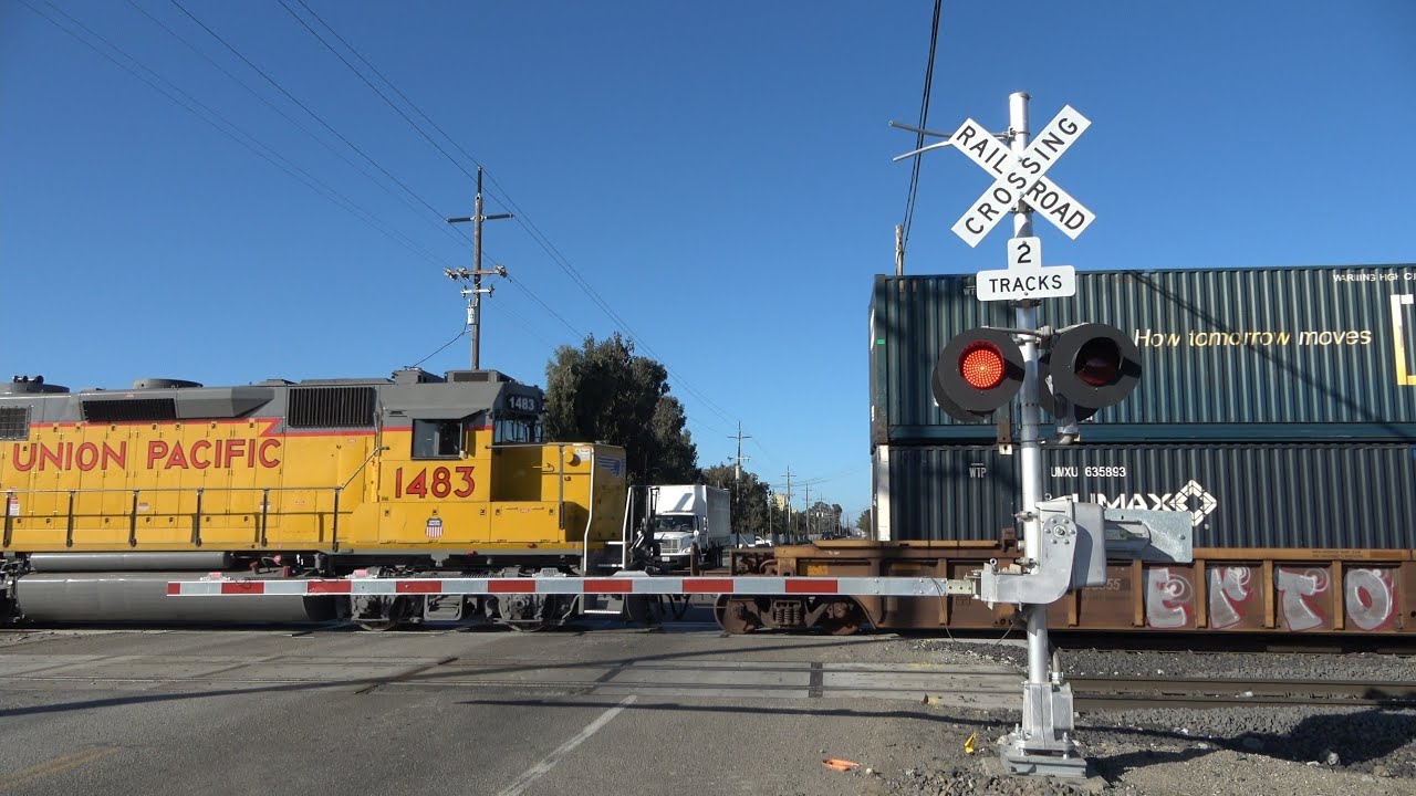 UP 1466 LRS51 Local With Stacks & UP 7708 Lathrop Switcher - Roth Rd ...