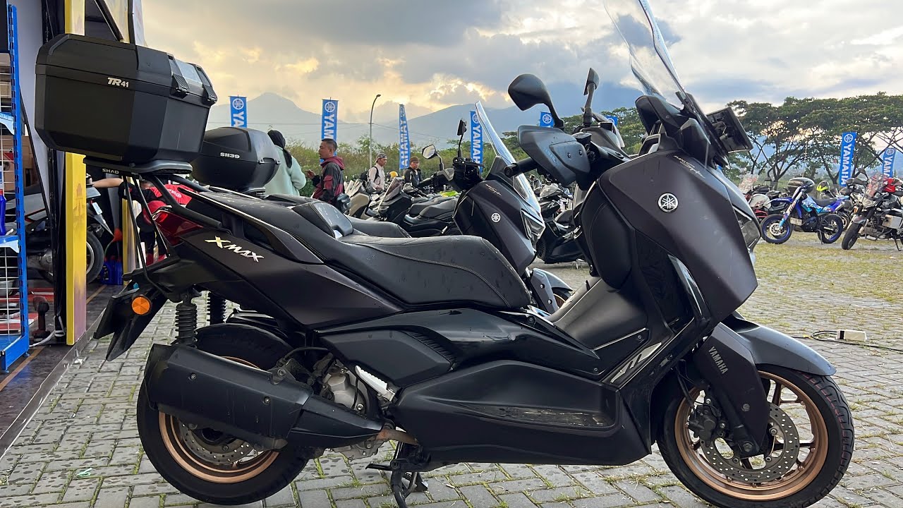 New Yamaha NMAX 2025 most popular MAXi Scooter Bike with Girls # ...
