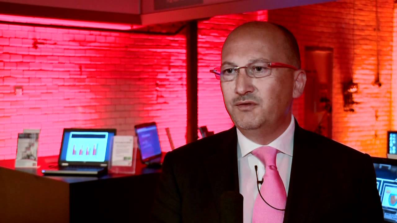 Alberto Bozzo talking about AMD Fusion APU A-Series - YouTube