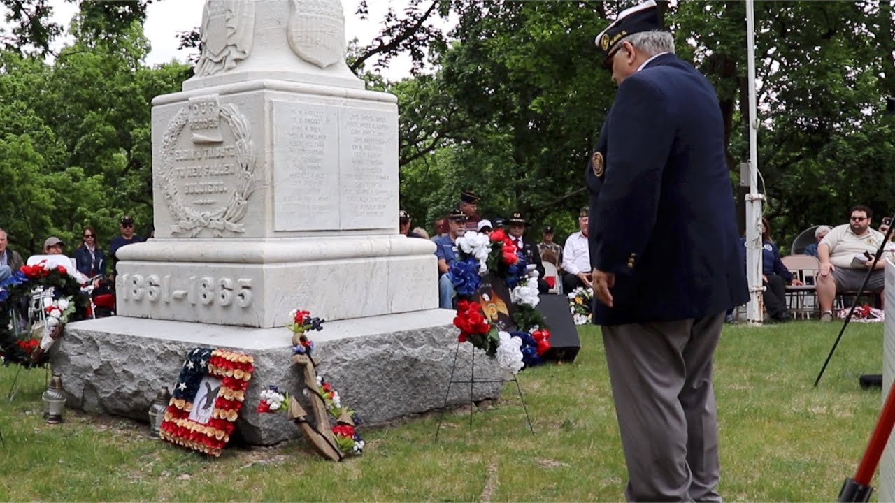 Memorial Day 2021 - Bluff City Cemetery - Elgin, IL - YouTube