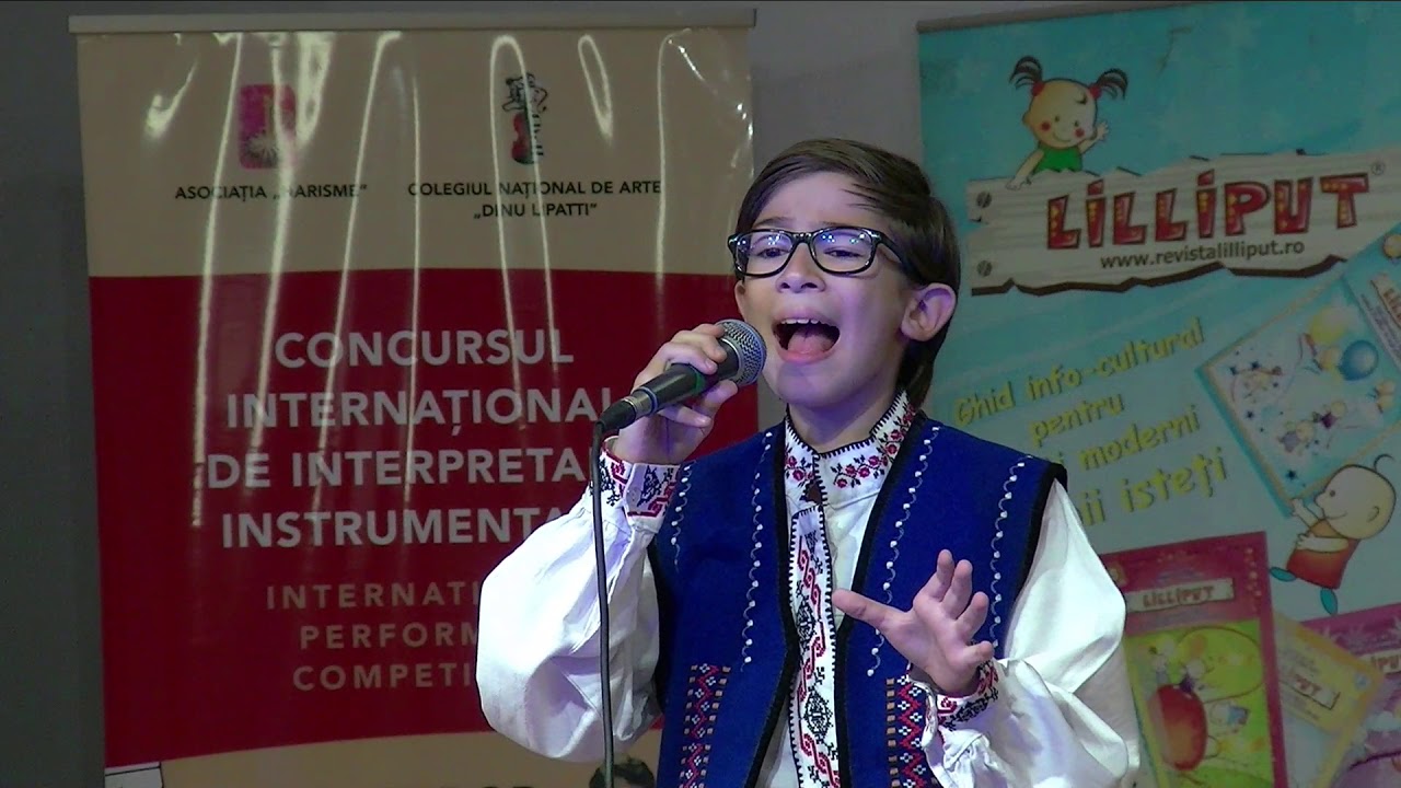 Sub poale de codru verde - YouTube