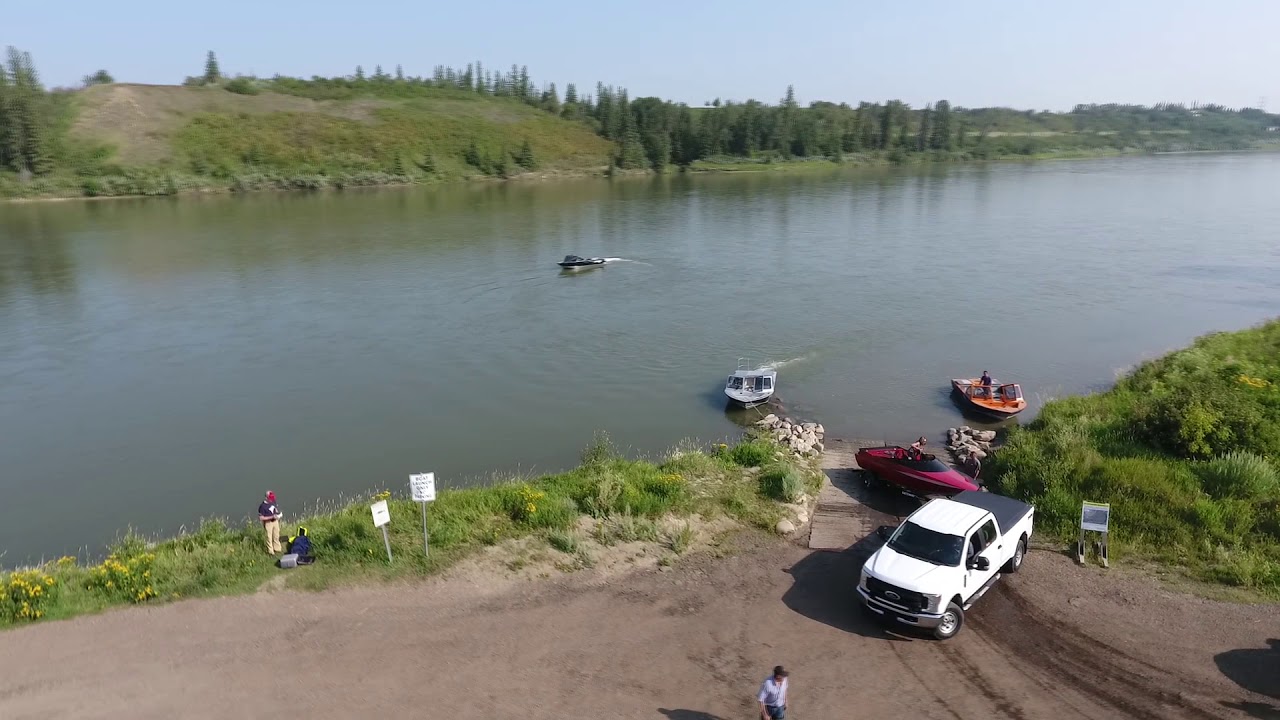 Bad day at the boat launch - YouTube