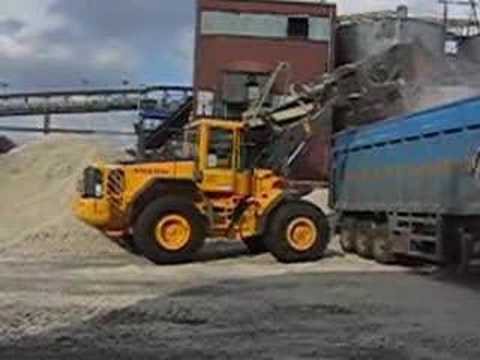 Bull volvo - YouTube