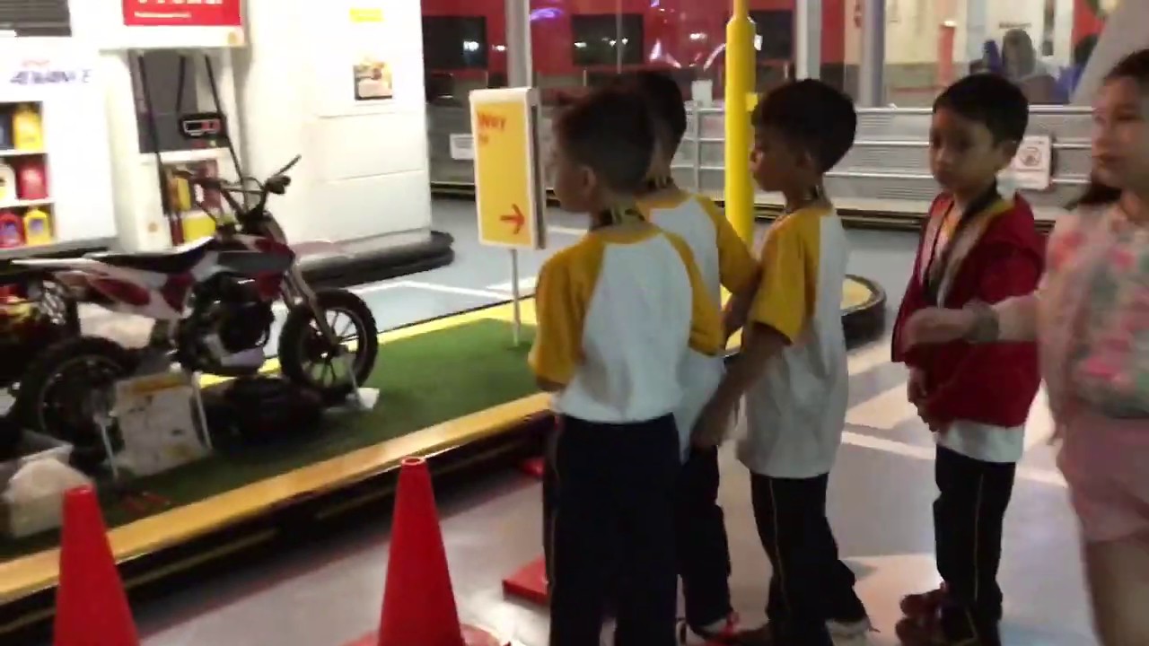 KIdzania Manila- Car Driving Skills - YouTube