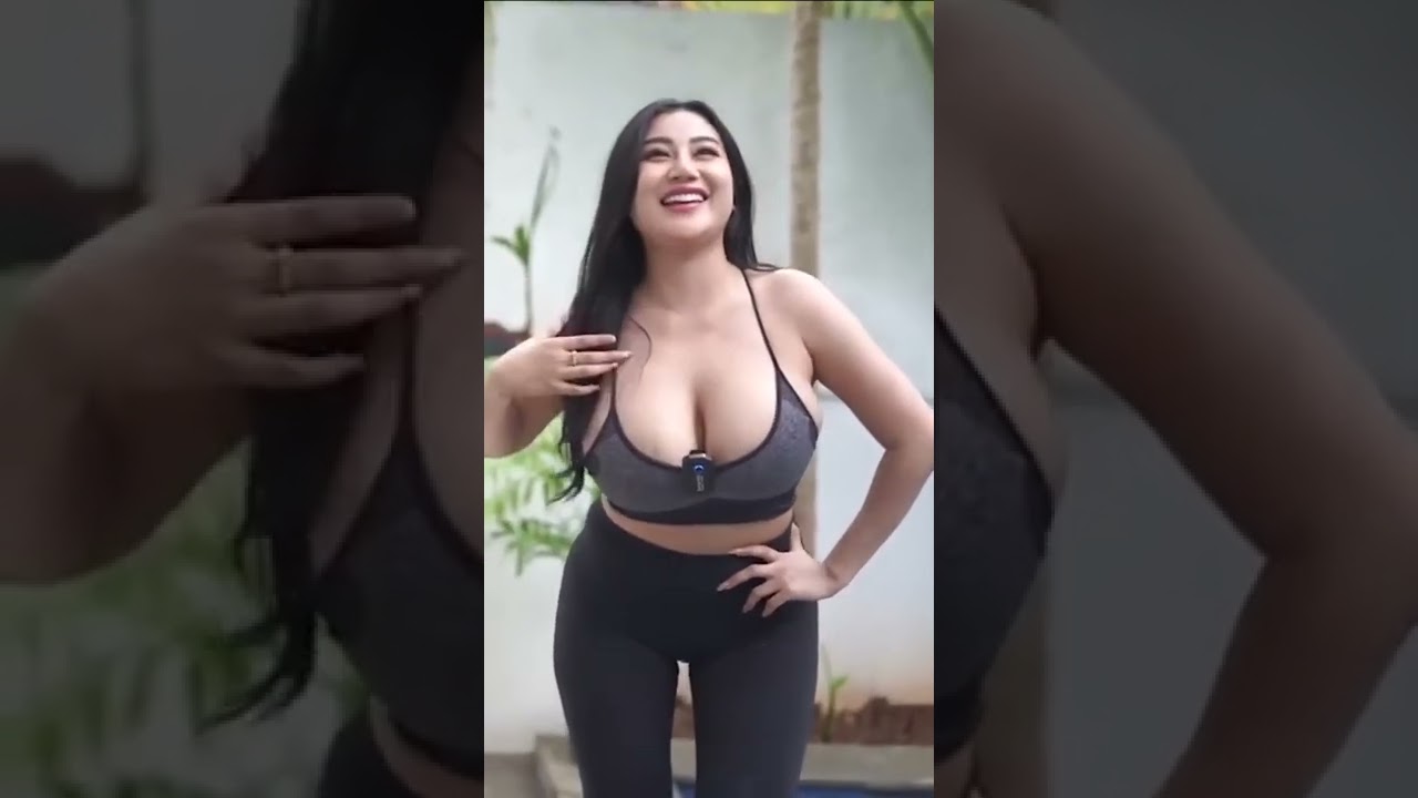 pamela safitri &maria vania yoga hot banget sampek tumpah tumpah toket nya - YouTube