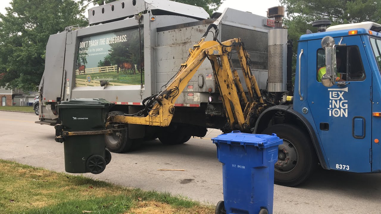 Lexington Mack LEU CNG Heil Multipack Garbage Truck - YouTube