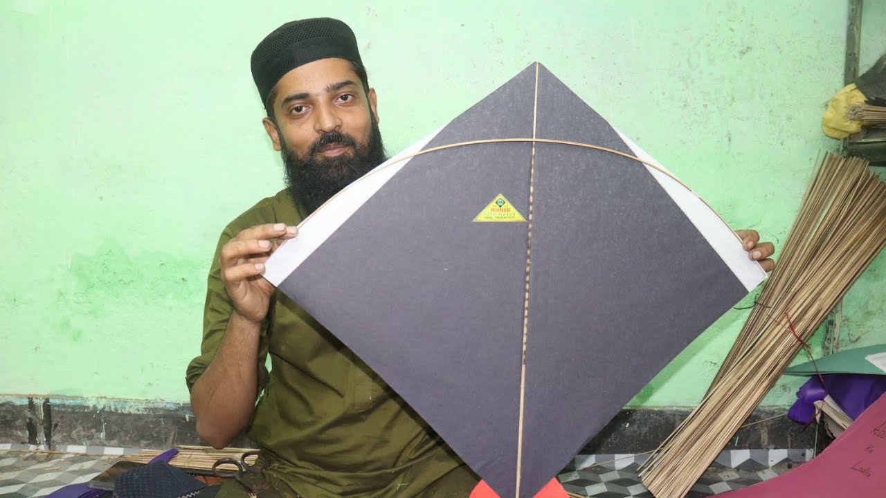 MR KITE MAKER | MOHIB BAREILLY | Badia patang banana seekhe - YouTube
