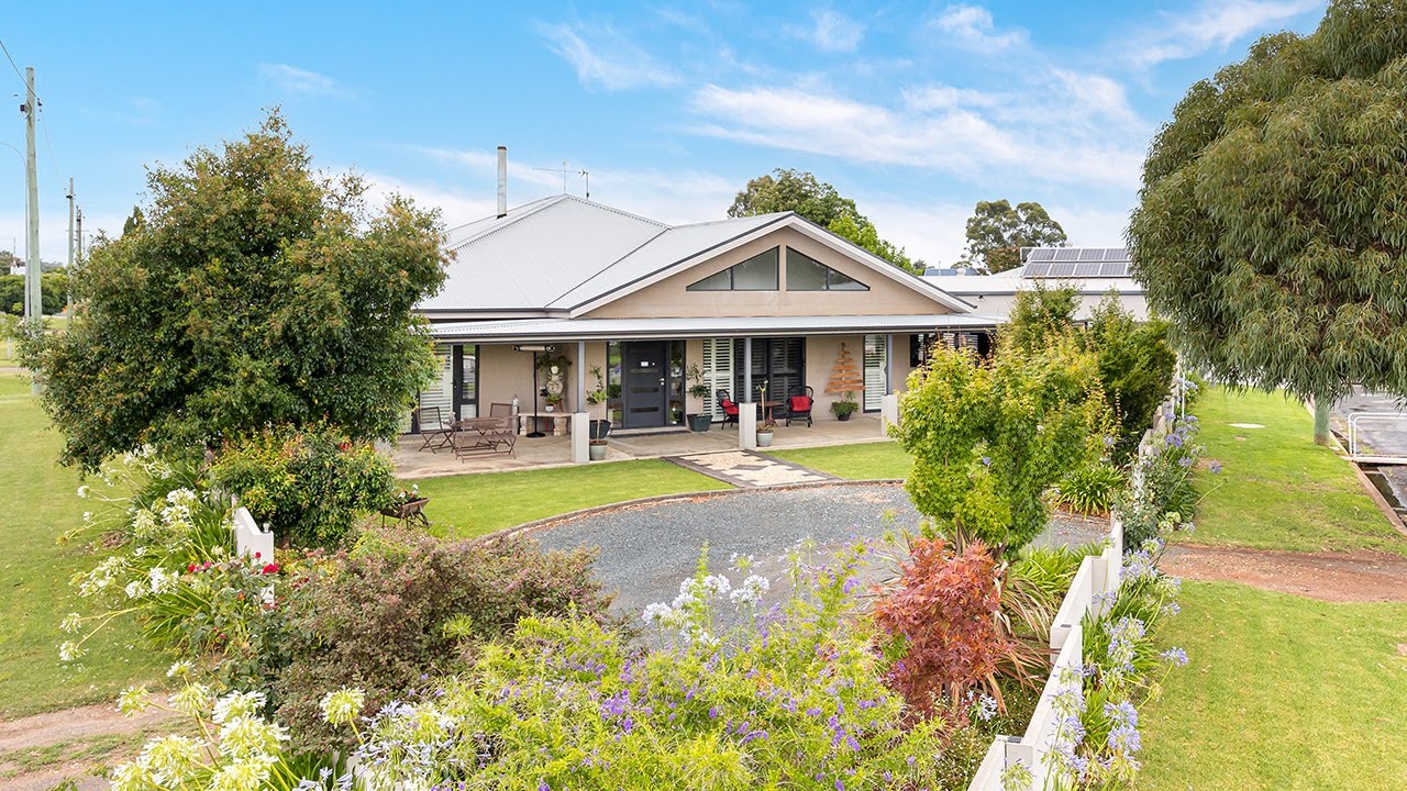 2 Junee Road, Temora - YouTube