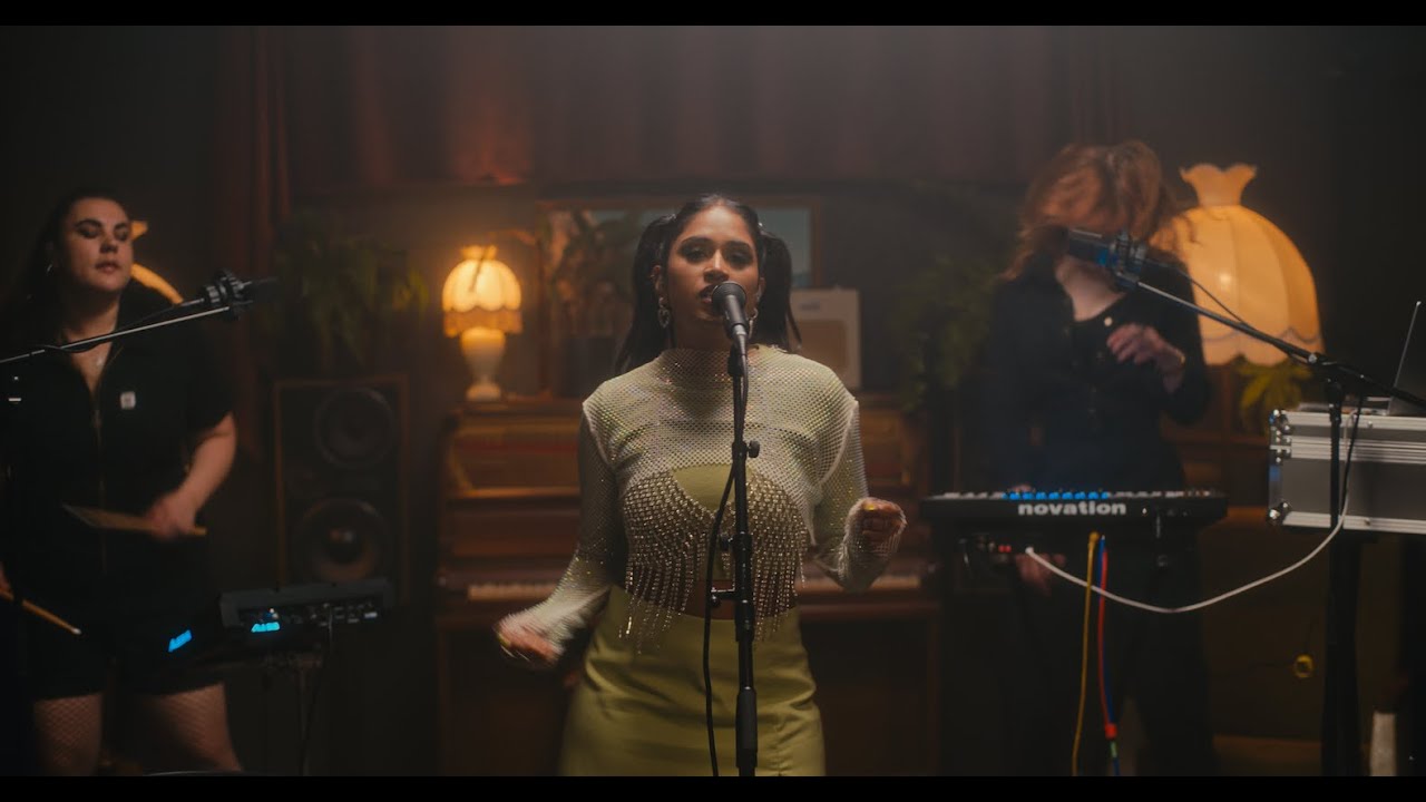 ASHY - DO NOT DISTURB (feat. Jujulipps) Live Performance | Locals Only ...