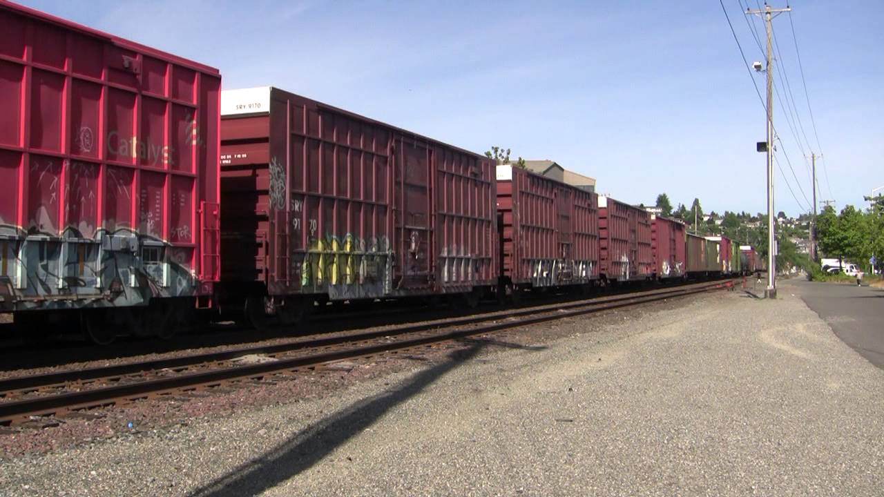 BNSF 7808 And BNSF 4949 Lead Trains @ Old Town Tacoma, WA w Canon HF11 ...