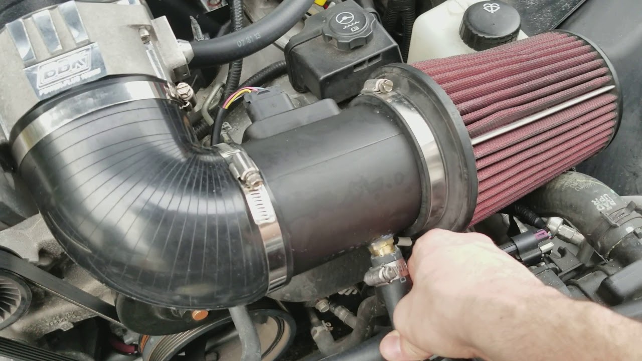 Holley high ram intake video 2 - YouTube