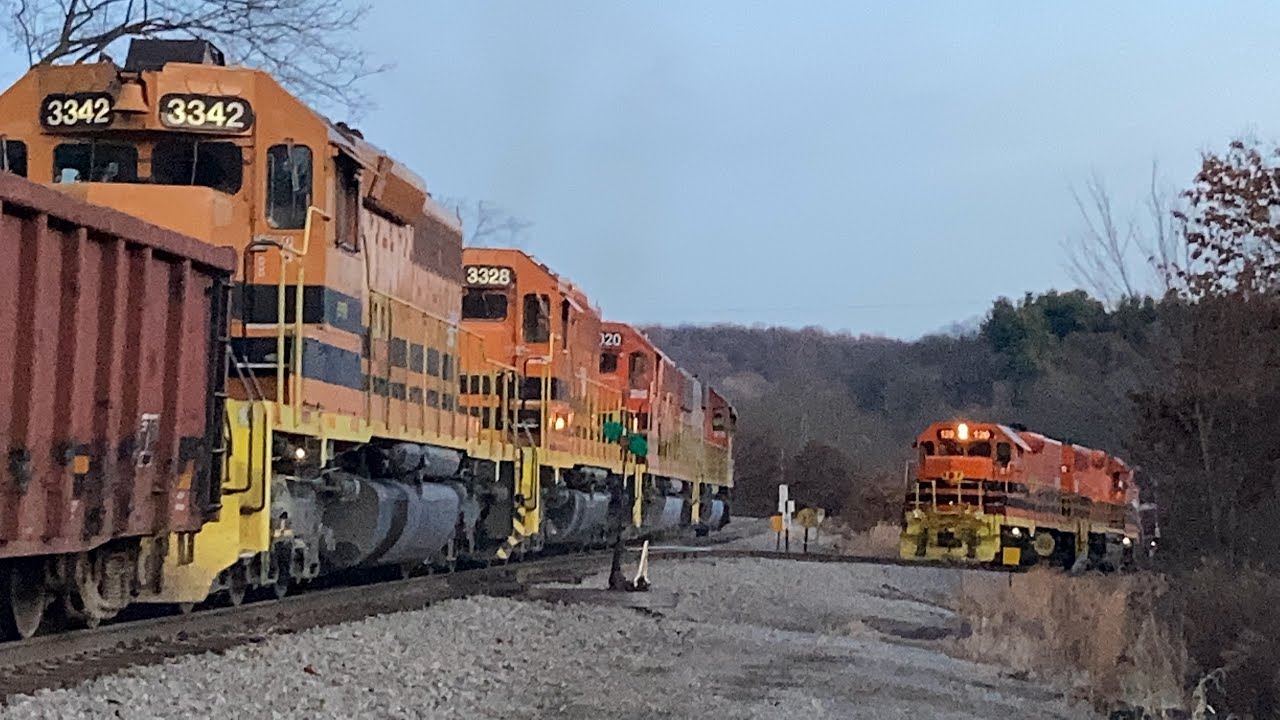 SD50 STANDARD CAB LEADER, TRAIN MEET, 5 LOCOMOTIVE LASHUP AND MORE ...