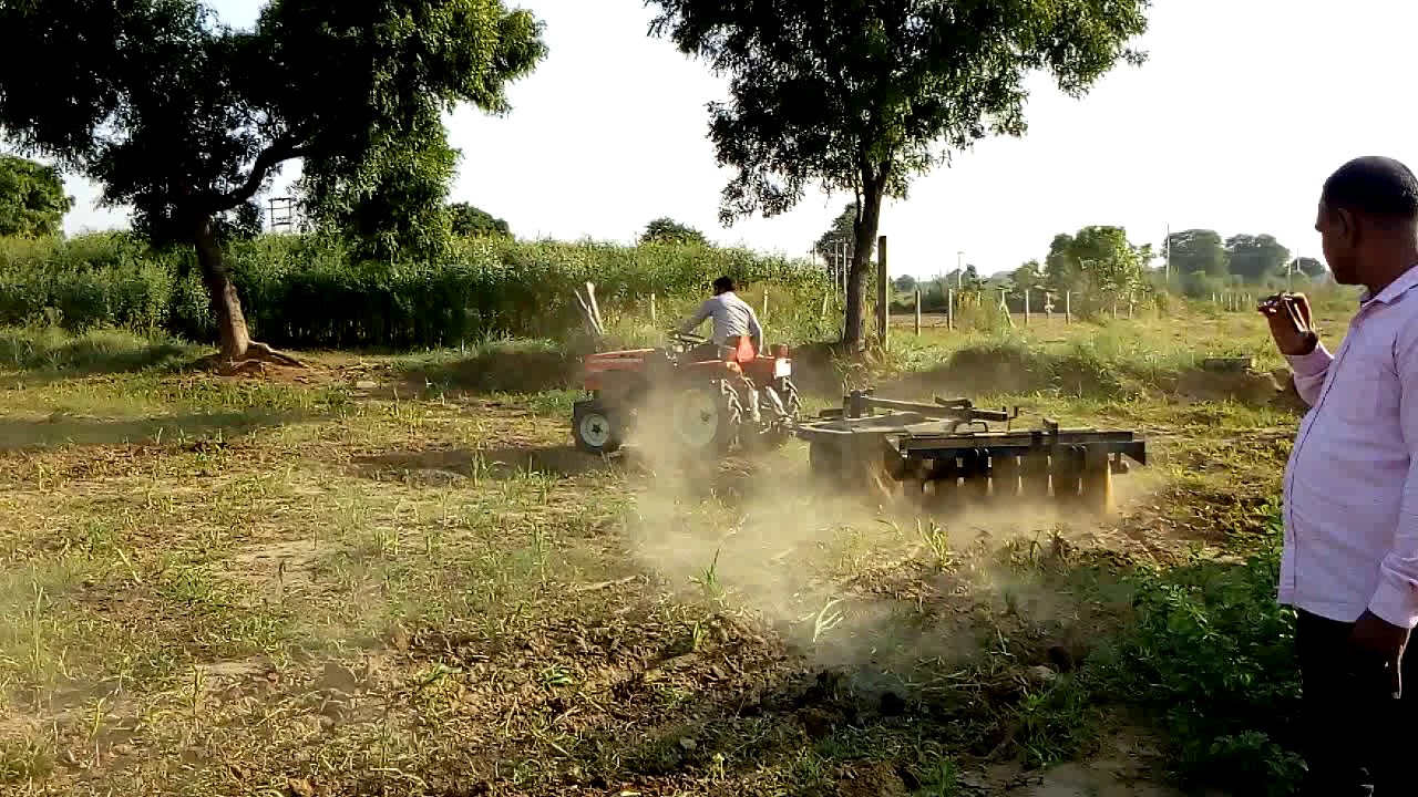 VST 224 on 7x7 Disc Harrow, what a power that machine have - YouTube