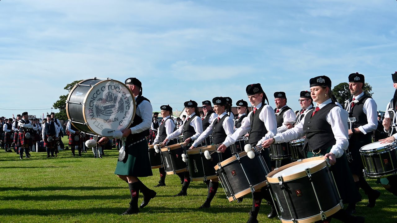 A Thousand Pipers March Past - 2025 UK Pipe Band Championships at Royal ...
